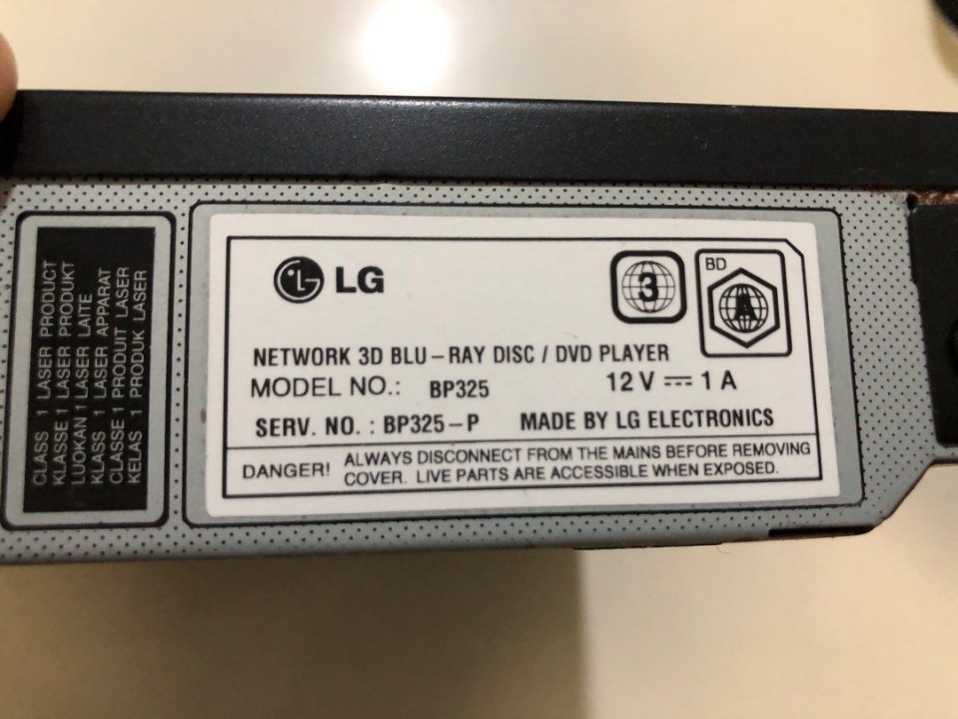LG Blu-ray DVD player BP325, TV & Home Appliances, TV & Entertainment ...