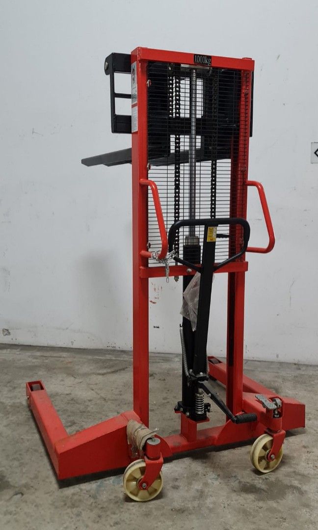 Manual Stacker 1.5m lifting height 1 ton loading capacity, Everything ...
