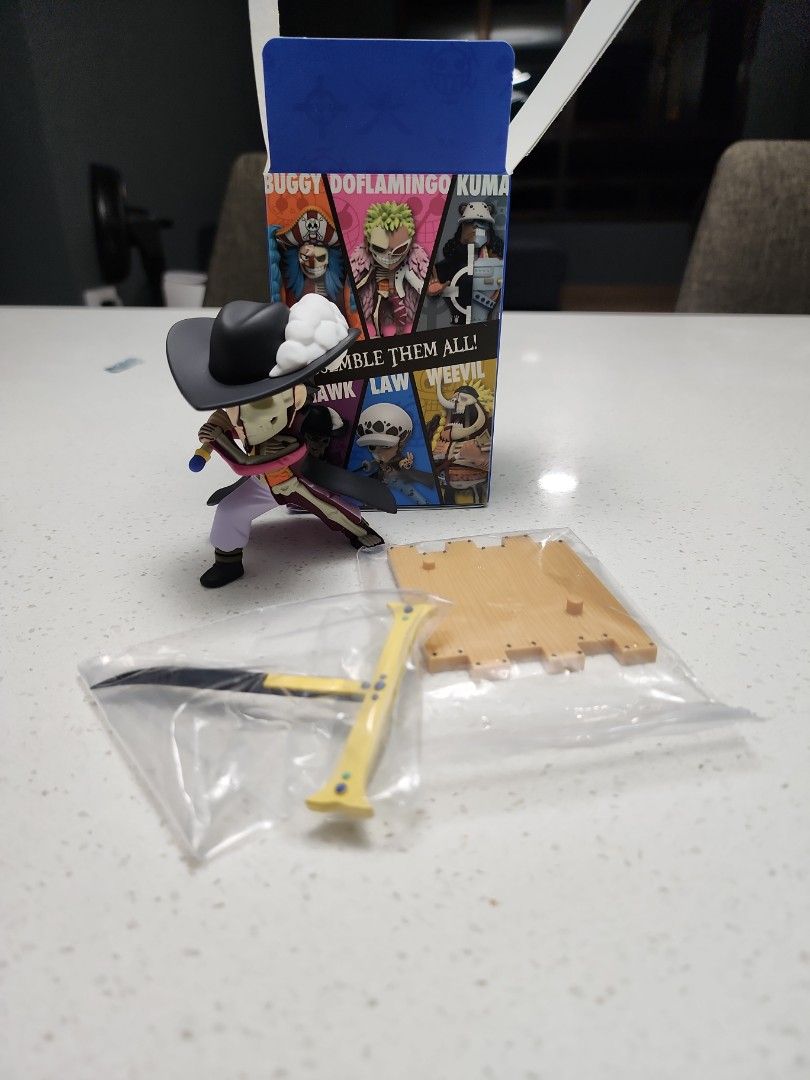 Mihawk/ Doflamingo One Piece Hidden Dissectibles, Hobbies & Toys, Toys ...