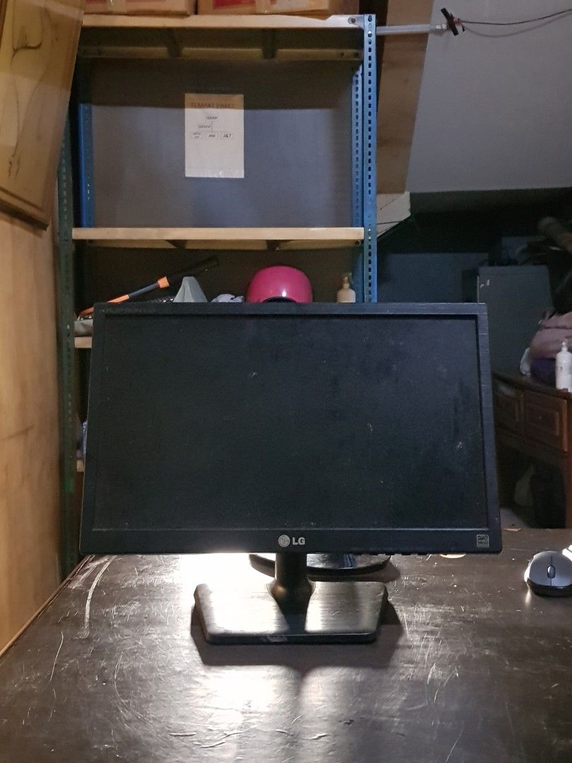 Monitor LG 19 inch, Elektronik, Komputer, Lainnya di Carousell