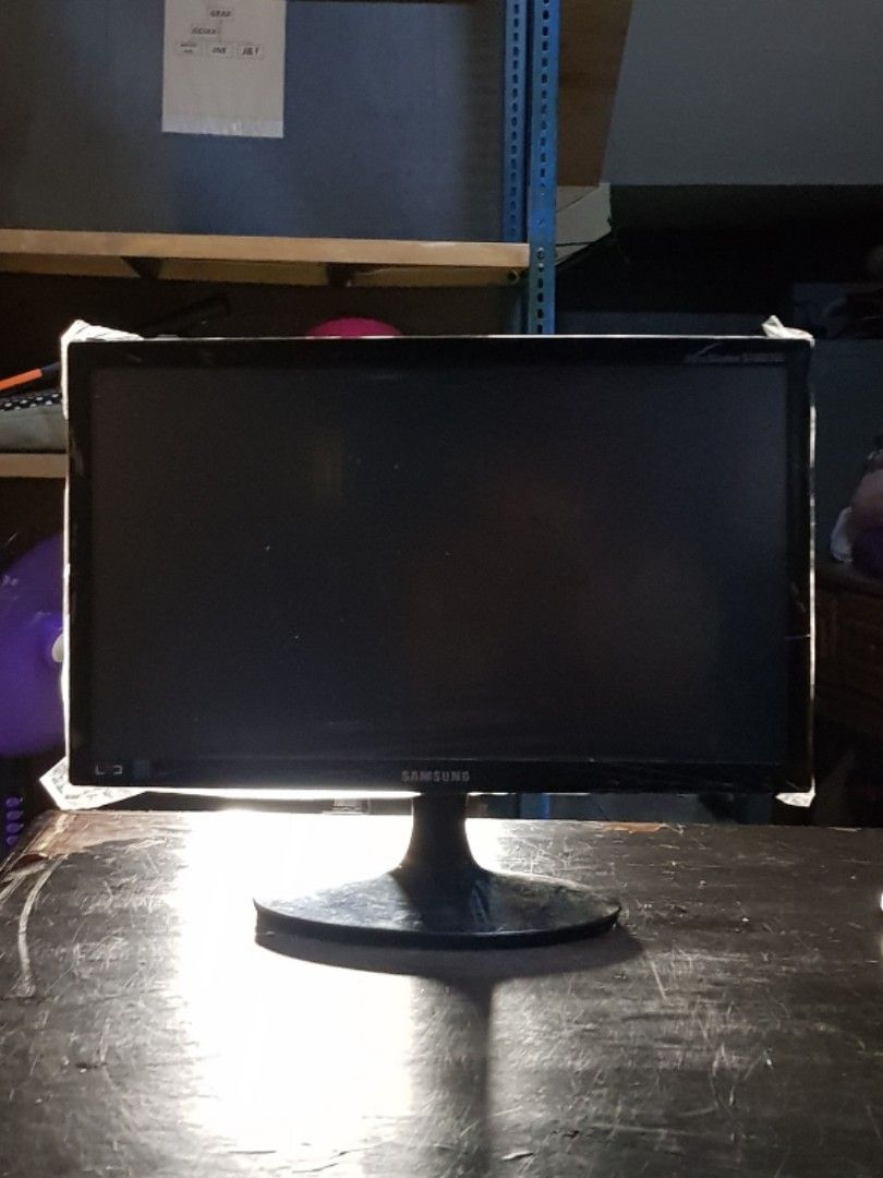 Monitor samsung 19 inch new, Elektronik, Komputer, Lainnya di Carousell