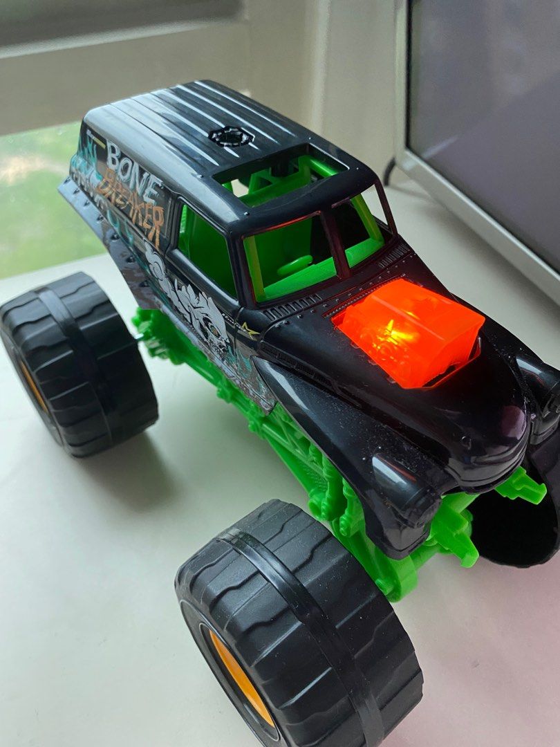Monster Truck Wars Bone Breaker, Hobbies & Toys, Toys & Games on Carousell