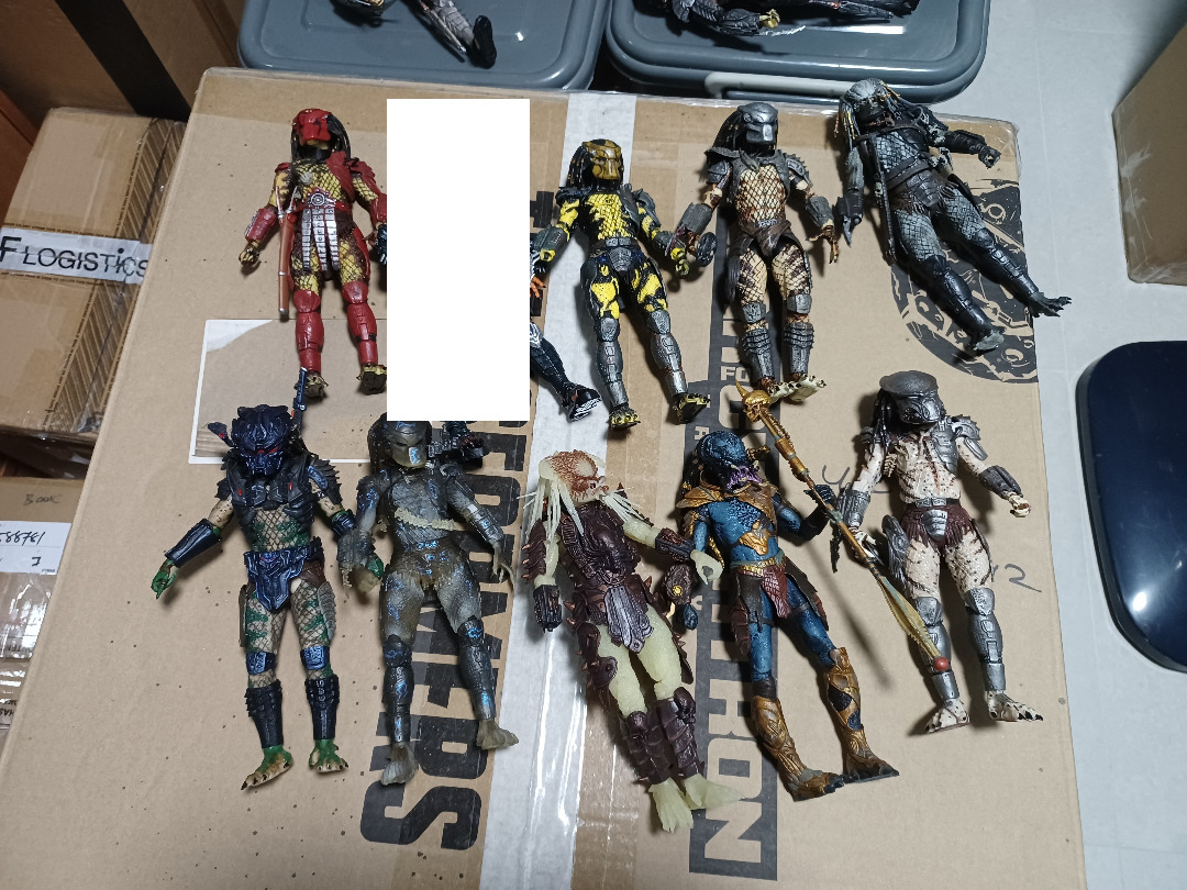 Neca predators set 2, Hobbies & Toys, Toys & Games on Carousell