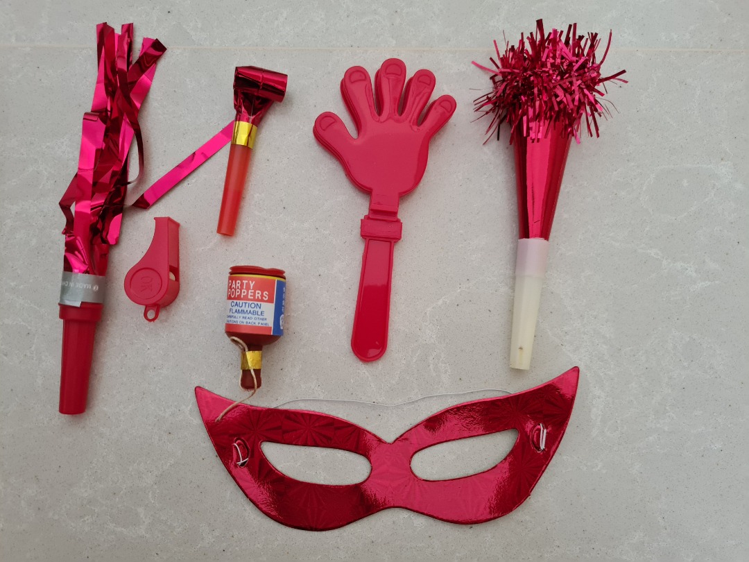 Party Sets - 7pc Mask, Poppers, Whistle, Clapper, Hobbies & Toys ...