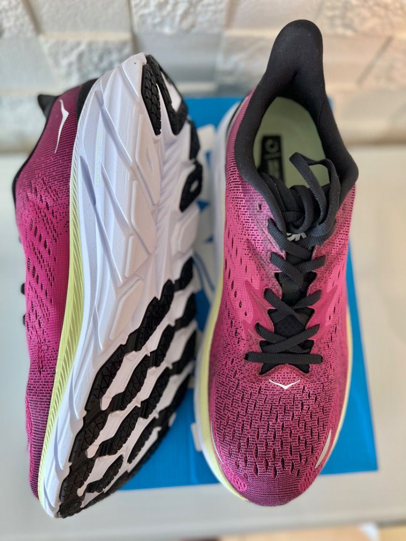 Original Hoka shoes, 女裝, 鞋, 波鞋 - Carousell