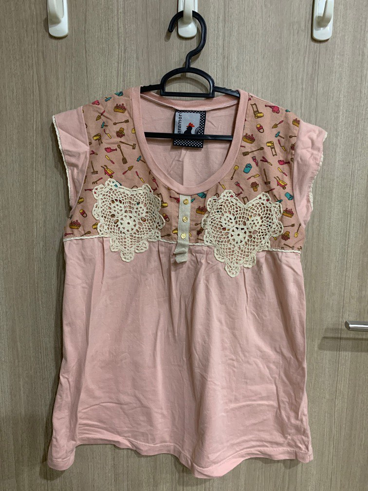 Pink Top, Women's Fashion, Tops, Blouses on Carousell