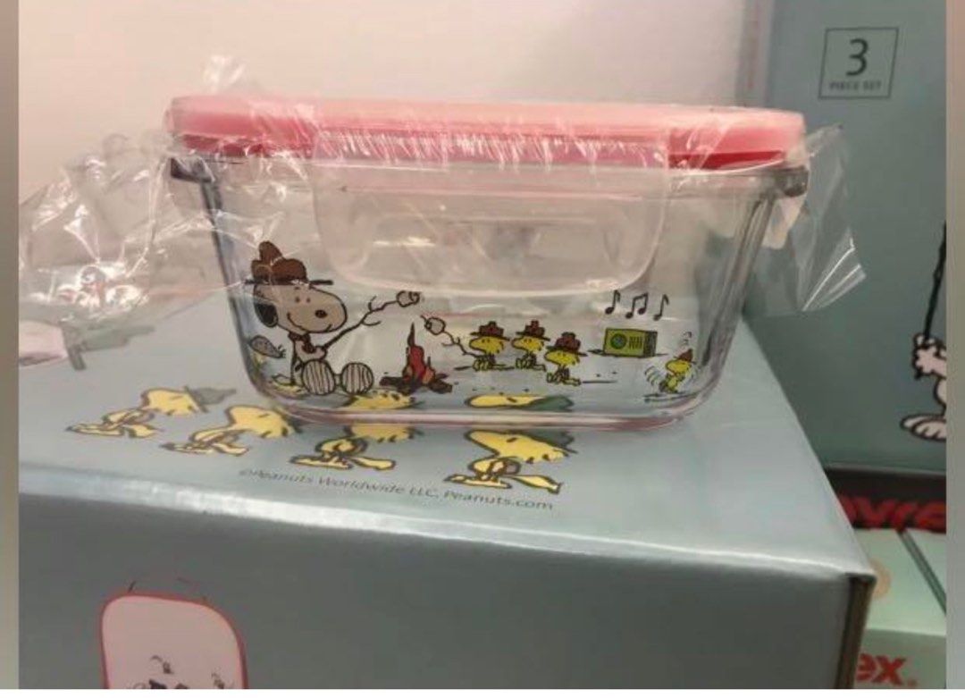 Pyrex Snoopy Glass storage 510ml + Lunch bag, Furniture & Home Living ...