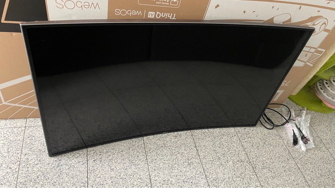 Samsung 65" UHD 4K Curved Smart TV JU6600 Series 6 includes tv stand ...