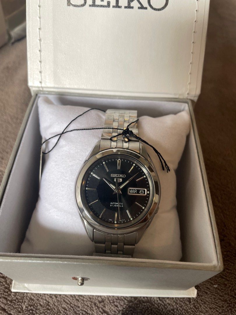 Seiko SNKL23, Men's Fashion, Watches & Accessories, Watches on Carousell