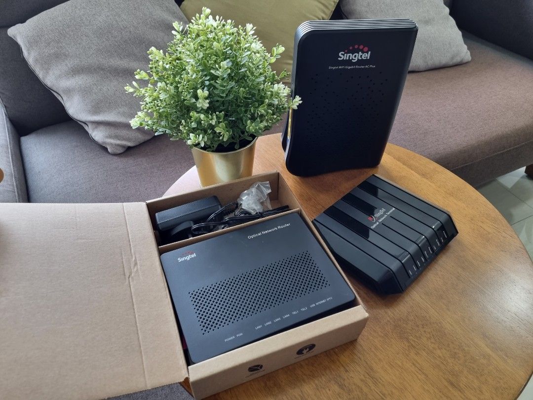Singtel Router and Optical Network Router, Computers & Tech, Parts ...
