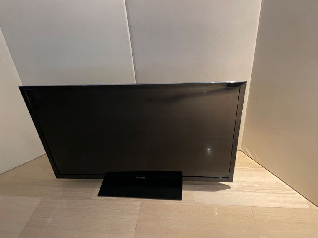 Sony Bravia 46 inch TV with 3D viewing technology, TV & Home Appliances ...