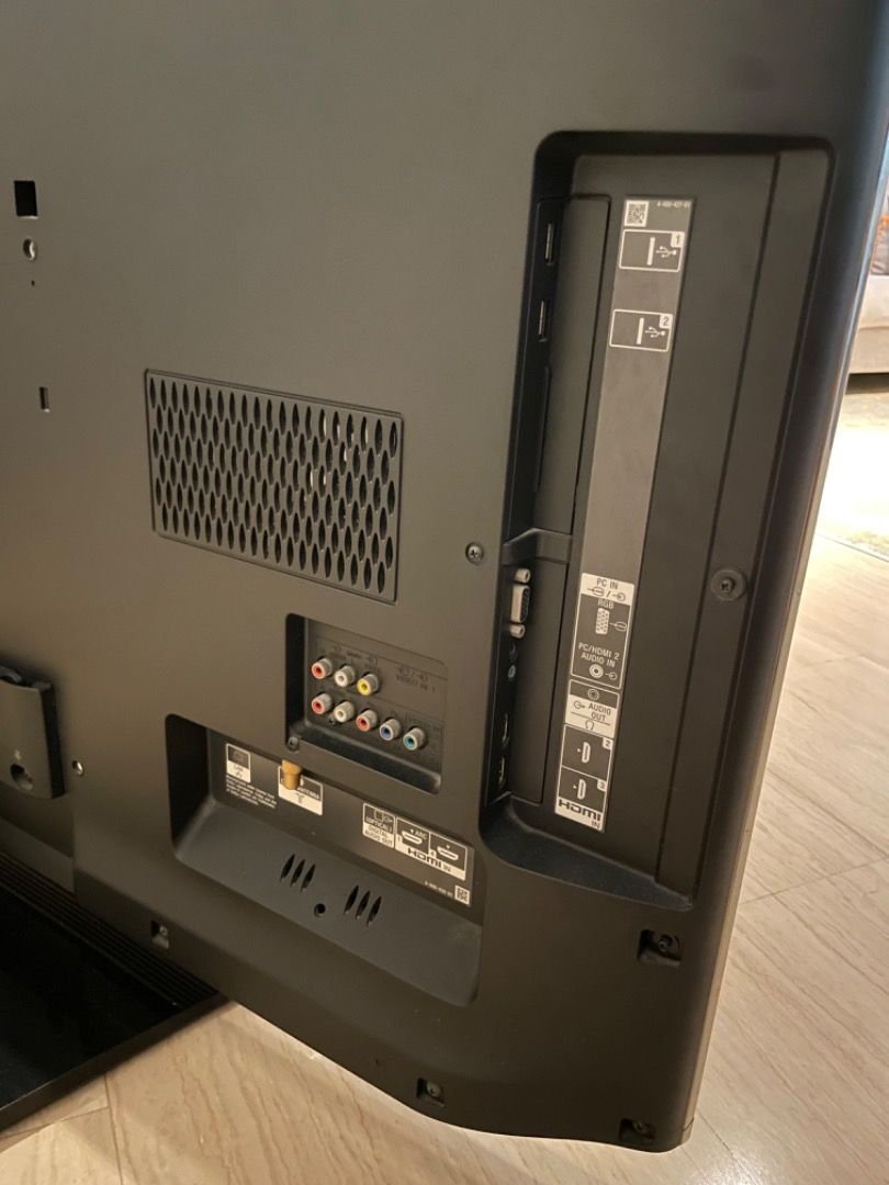 Sony Bravia 46 inch TV with 3D viewing technology, TV & Home Appliances ...