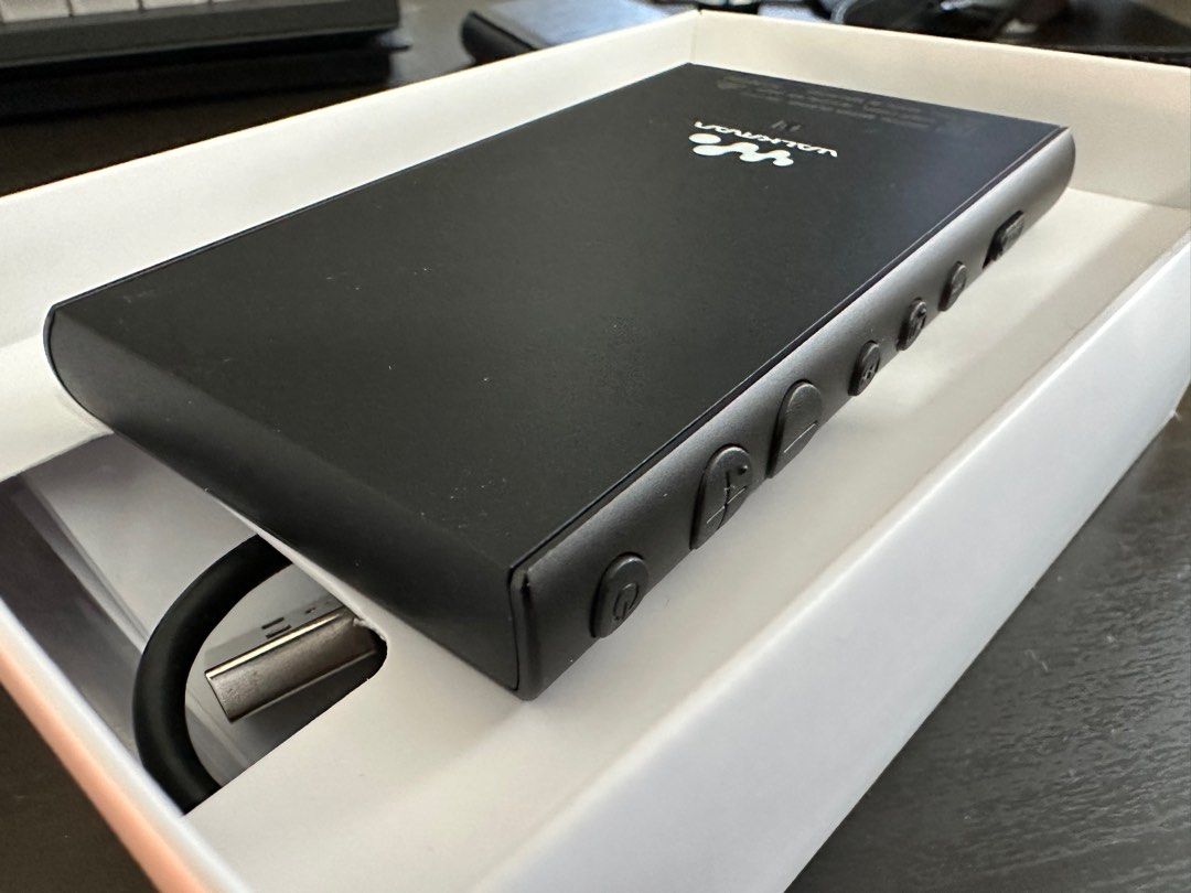 Sony Walkman NW-A105 Hi-Res 16GB MP3 Player, Black and Miter Case ...