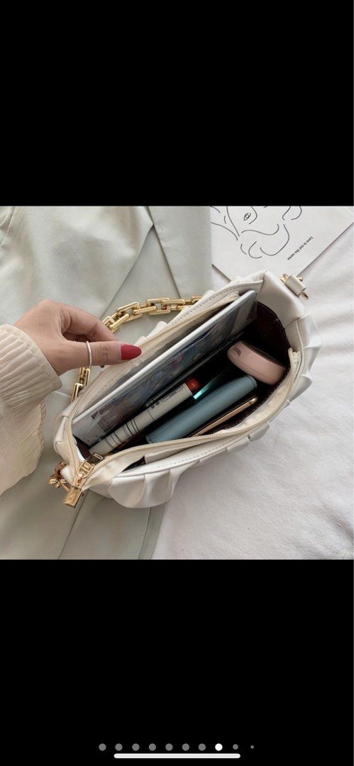TAS AESTHETIC, Fesyen Wanita, Tas & Dompet di Carousell