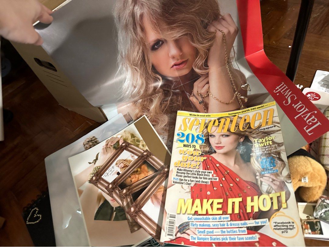 Taylor Swift merchandise, Hobbies & Toys, Music & Media, CDs & DVDs on ...