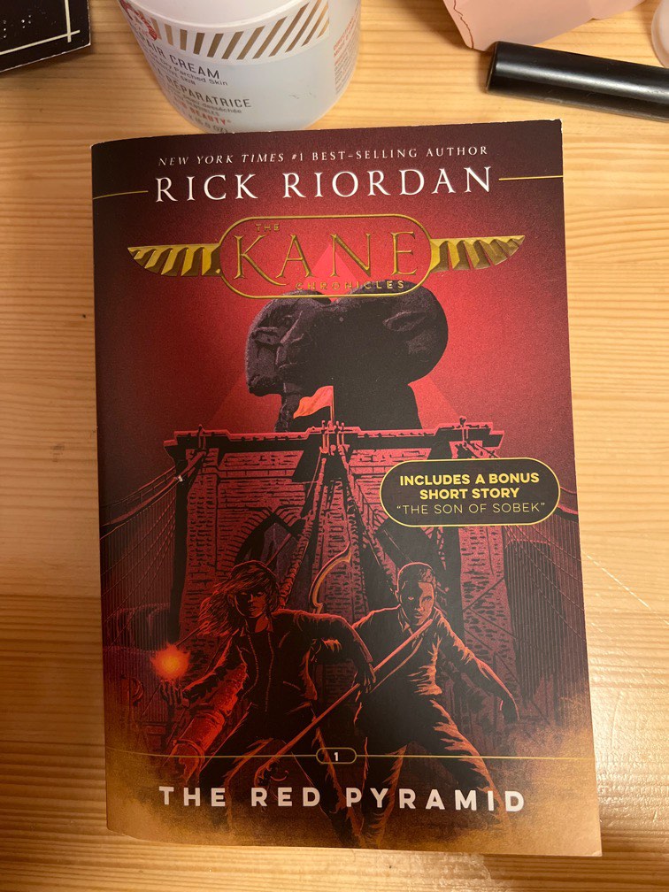 The Kane Chronicles - The Red Pyramid, 興趣及遊戲, 書本 & 文具, 小說 & 故事書 - Carousell
