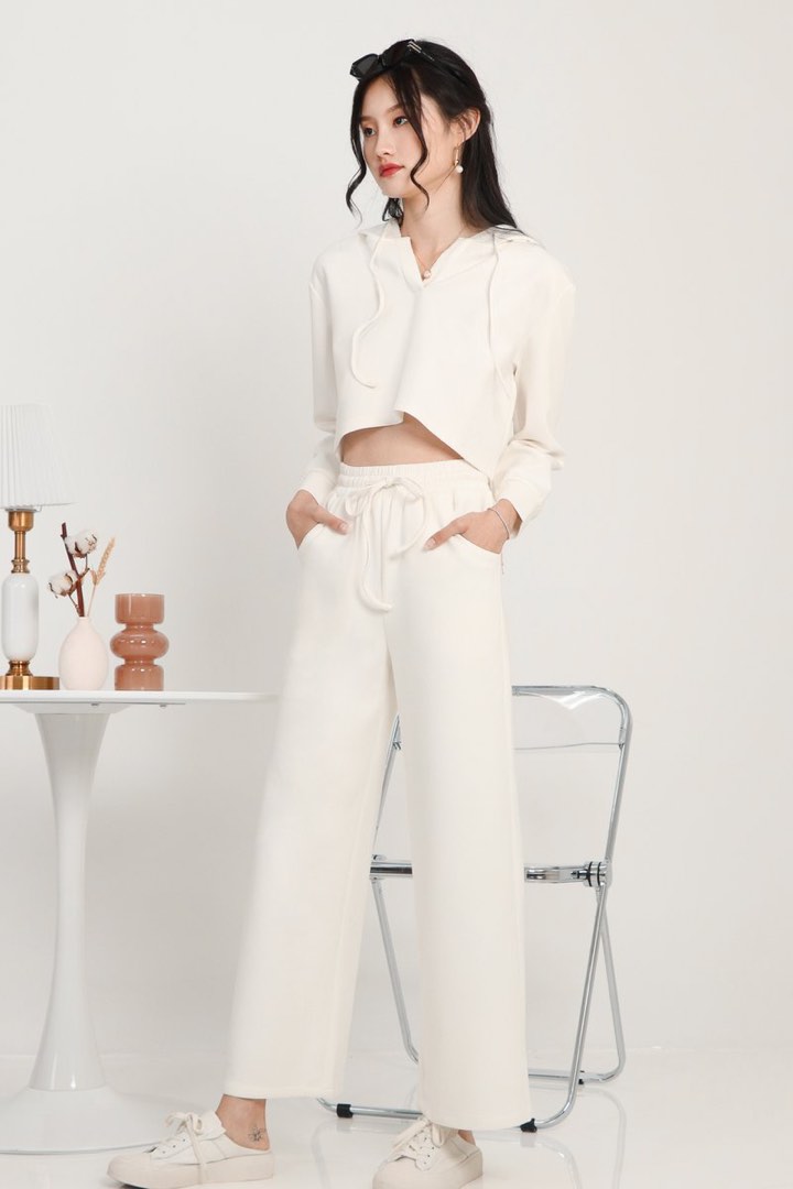 Thestylesoiree TSS Luca White Jogger Pants, Women's Fashion, Bottoms ...