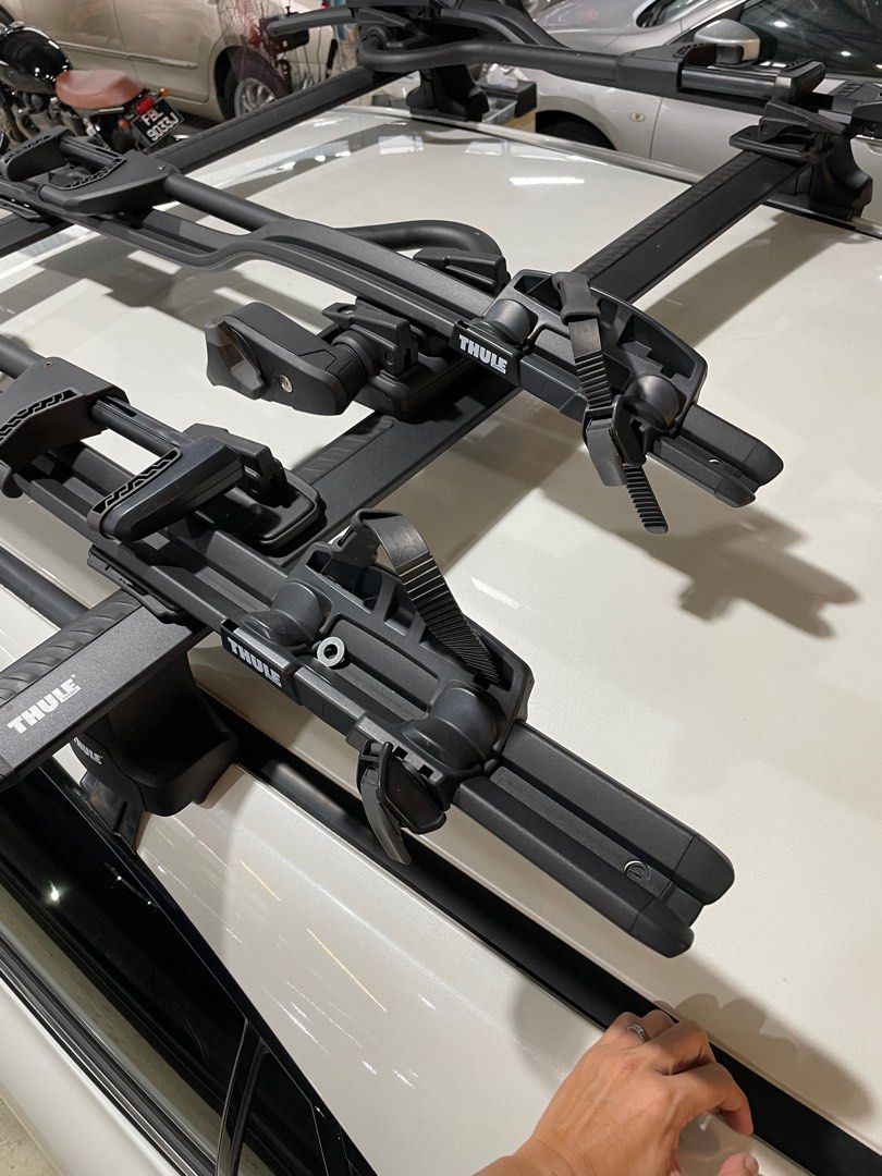 Thule roof rack, 3 bike carriers for Toyota harrier, Sports Equipment ...