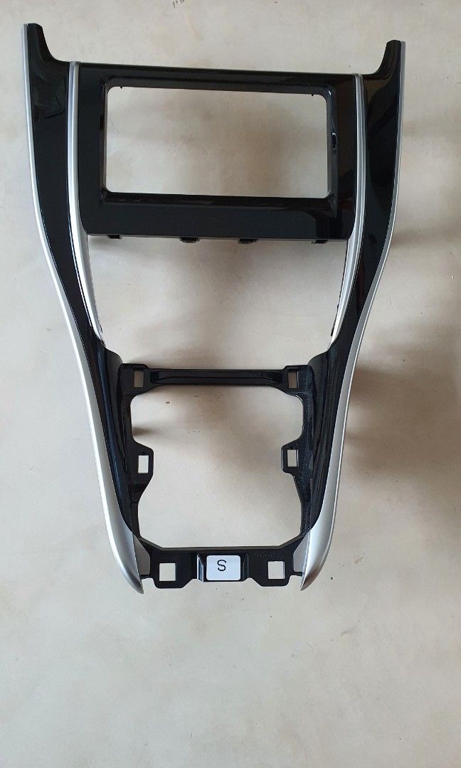 Toyota Harrier 2018 original headunit panel, Car Accessories ...