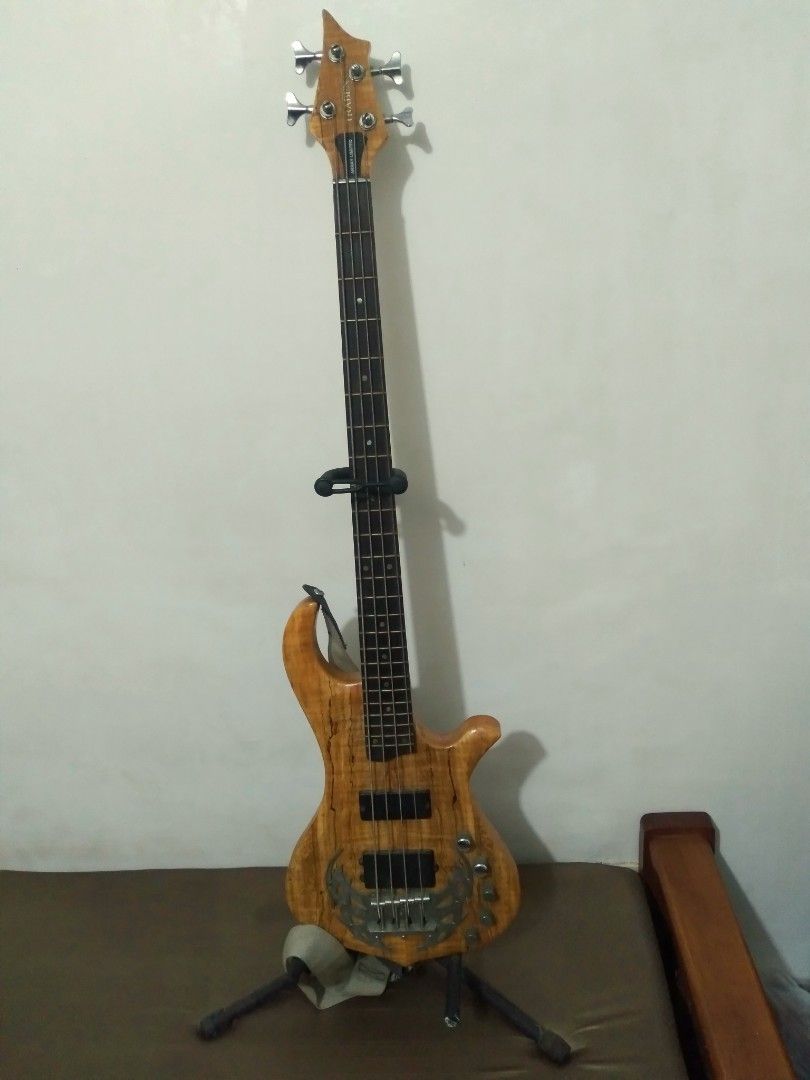 Traben Array Limited Bass Guitar, Hobbies & Toys, Music & Media ...