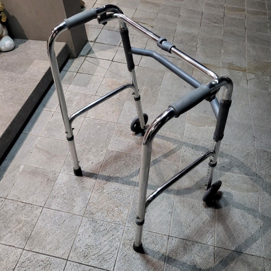 Walking frame pwd senior saklay pediatric walking frame, Health ...