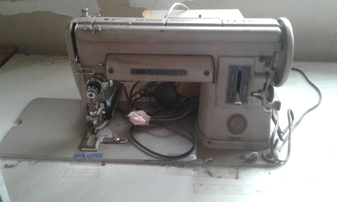 Yamato Edging and Singer Sewing machine set, Hobbies & Toys, Stationary ...