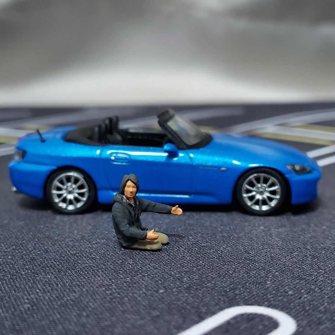 1/64 driving Han figurine, Hobbies & Toys, Toys & Games on Carousell