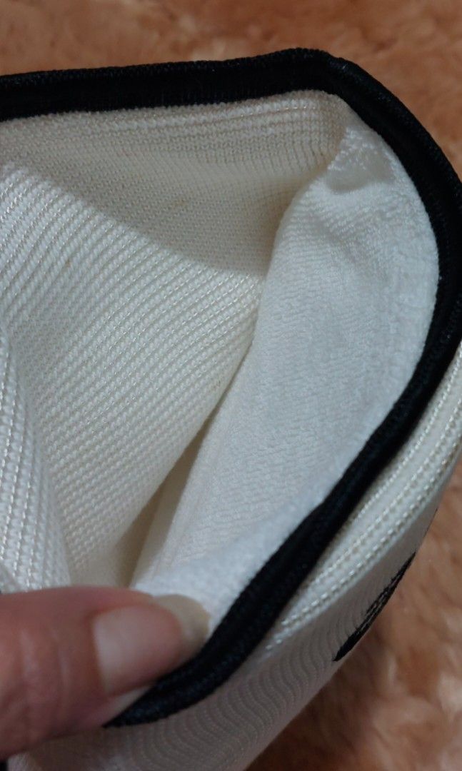 Asics Molded Knee Pad, Sports Equipment, Other Sports Equipment and ...