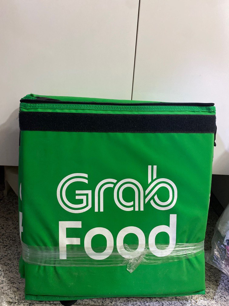 BRAND NEW Grabfood Bag / Deliveroo / Foodpanda, Motorcycles, Motorcycle ...