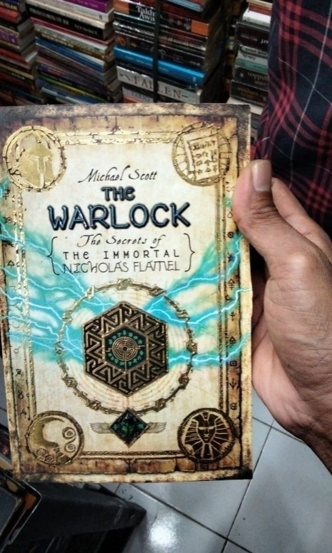 Buku the warlock by michael Scott, Buku & Alat Tulis, Buku di Carousell