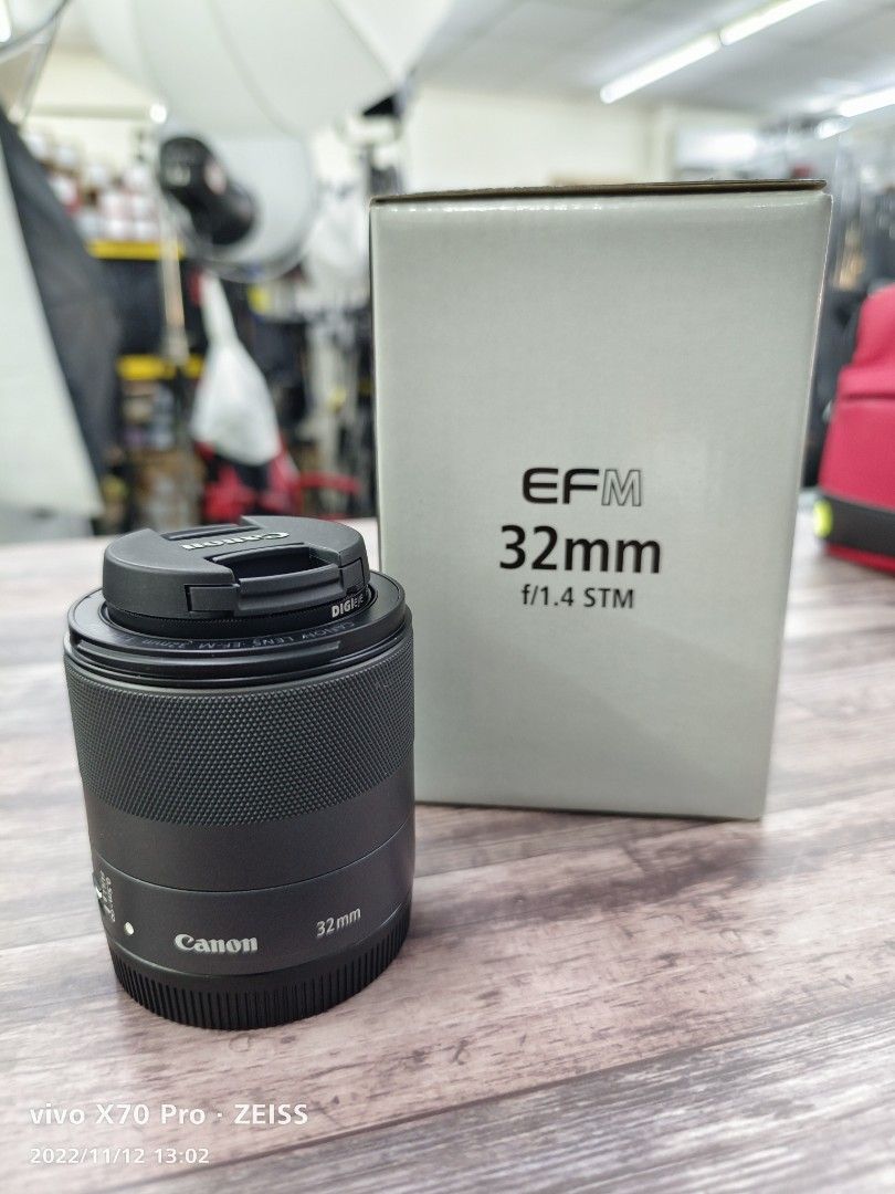 Canon EFM 32mm F1.4 STM, Photography, Lens & Kits on Carousell