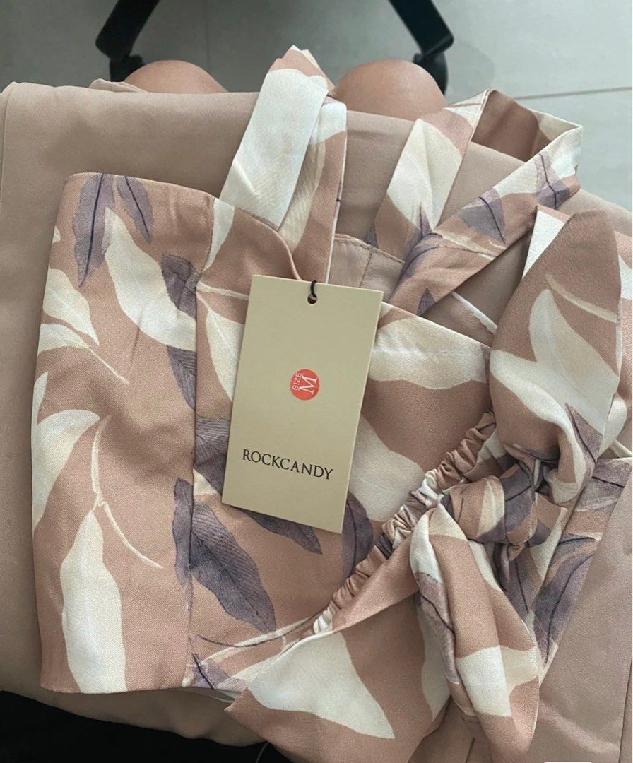 Cream colour block top and bottom set, Women's Fashion, Dresses & Sets ...