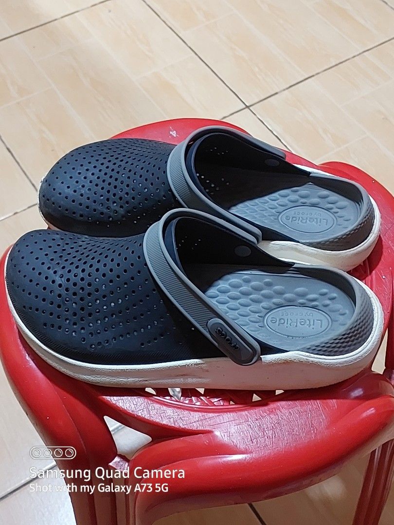 Crocs literide, Women's Fashion, Footwear, Slippers and slides on Carousell