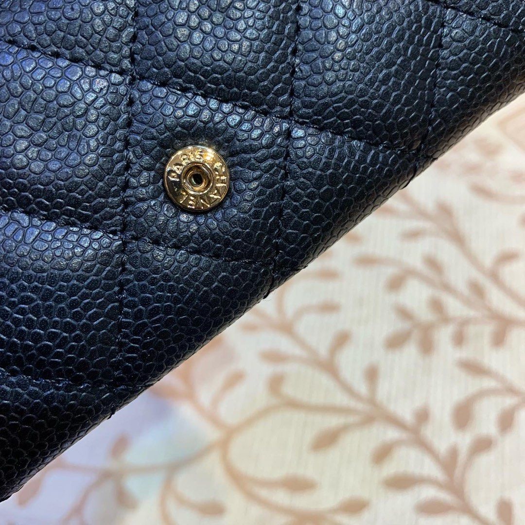 Dompet chanel, Fesyen Pria, Tas & Dompet , Dompet di Carousell