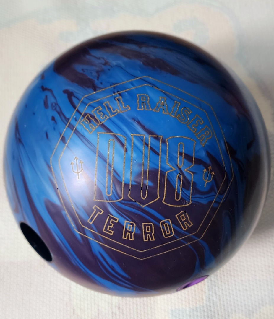 DV8 Terror Bowling Ball - 15lbs (Asym Core for Med-Heavy Oil), Sports ...
