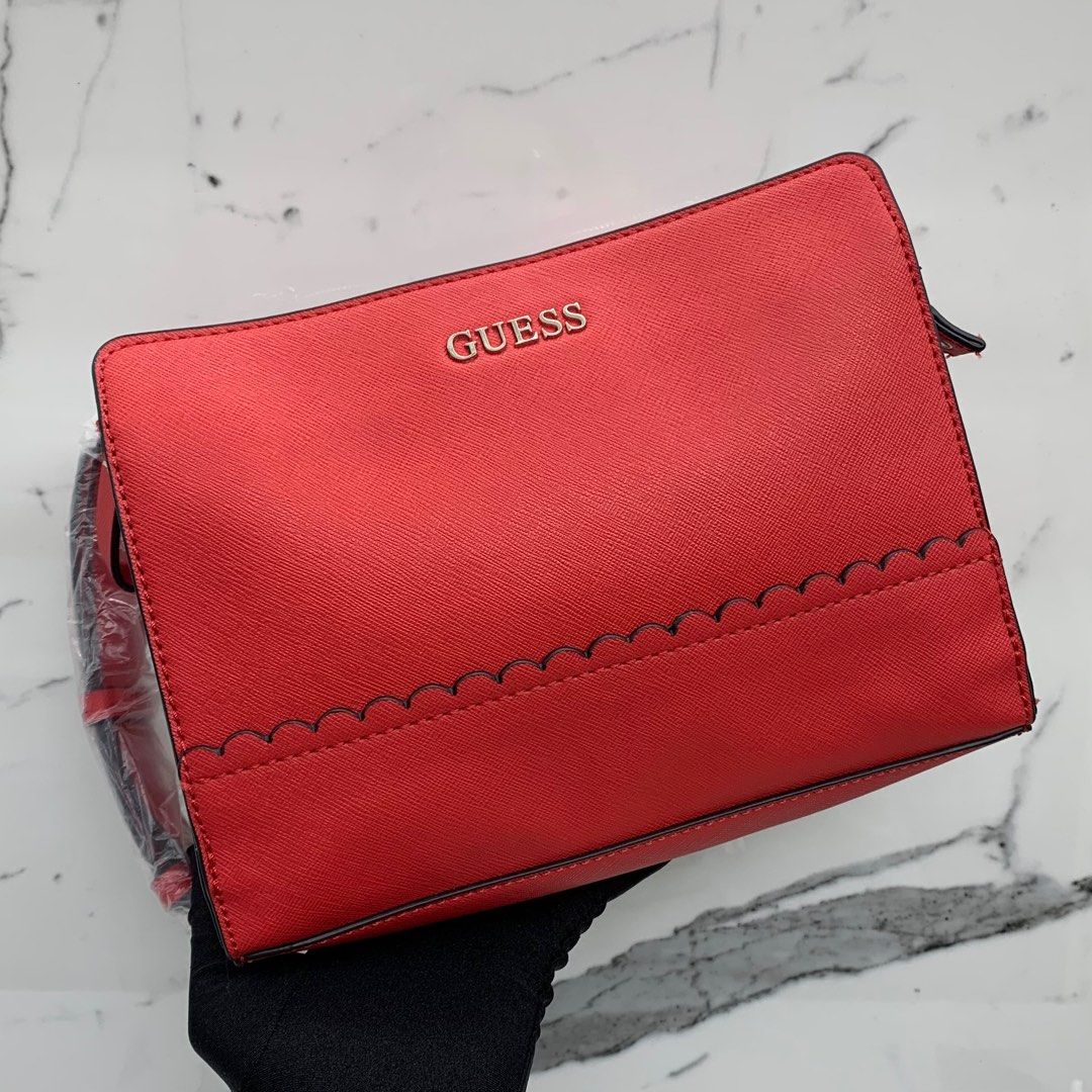 GUESS RED 2WAY CROSS BODY BAG 227014683 *, Women's Fashion, Bags ...