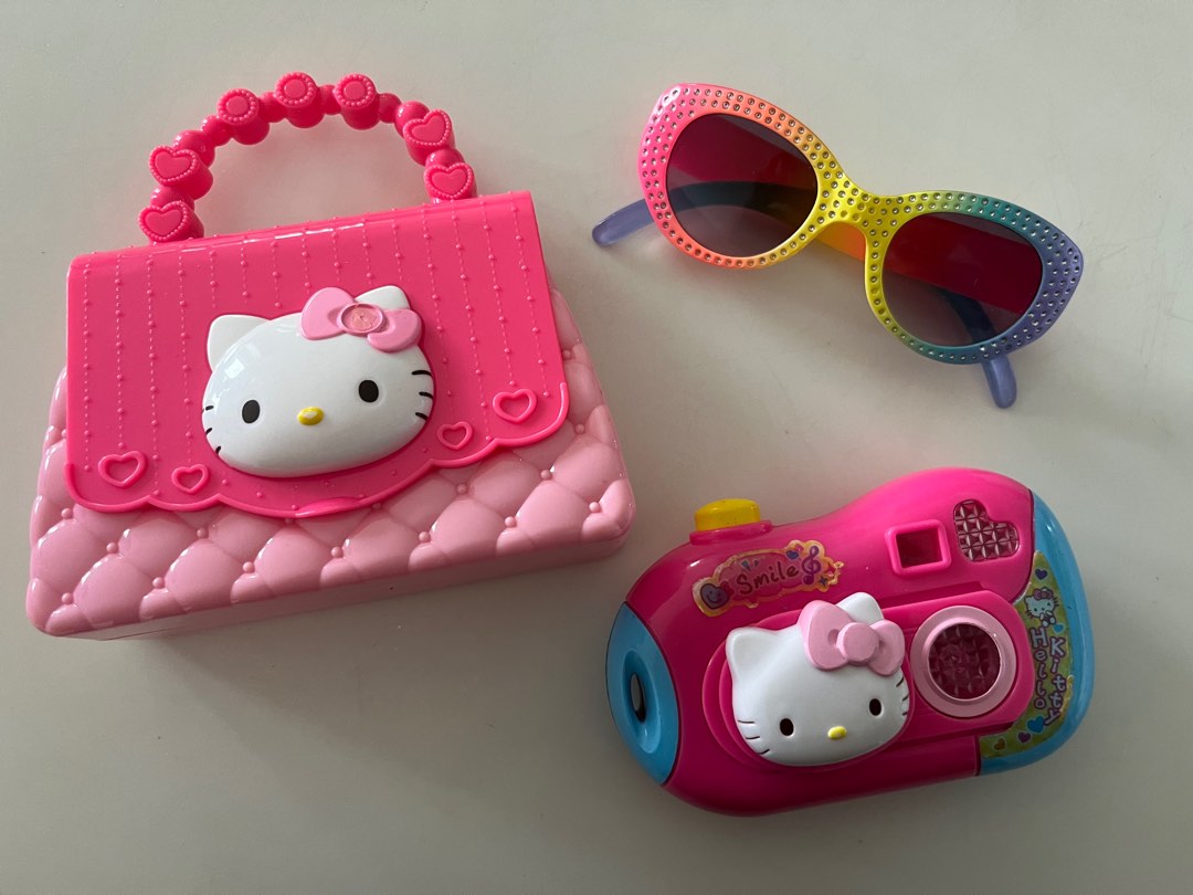 Hello Kitty : Bag, Camera and sunglasses, Hobbies & Toys, Toys & Games ...
