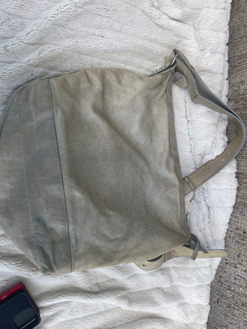 hobo balenciaga, Luxury, Bags & Wallets on Carousell