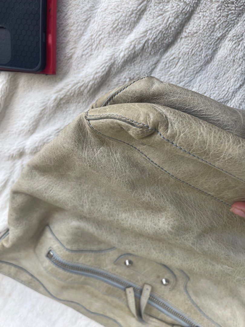 hobo balenciaga, Luxury, Bags & Wallets on Carousell