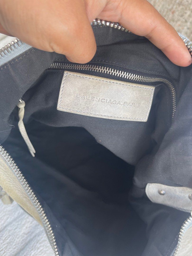 hobo balenciaga, Luxury, Bags & Wallets on Carousell