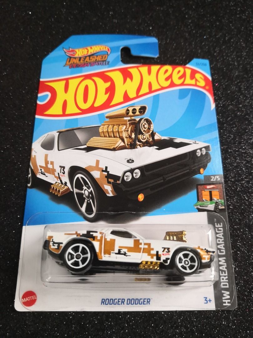 Hot Wheels Rodger Dodger Dream Garage White, Hobbies & Toys, Toys ...