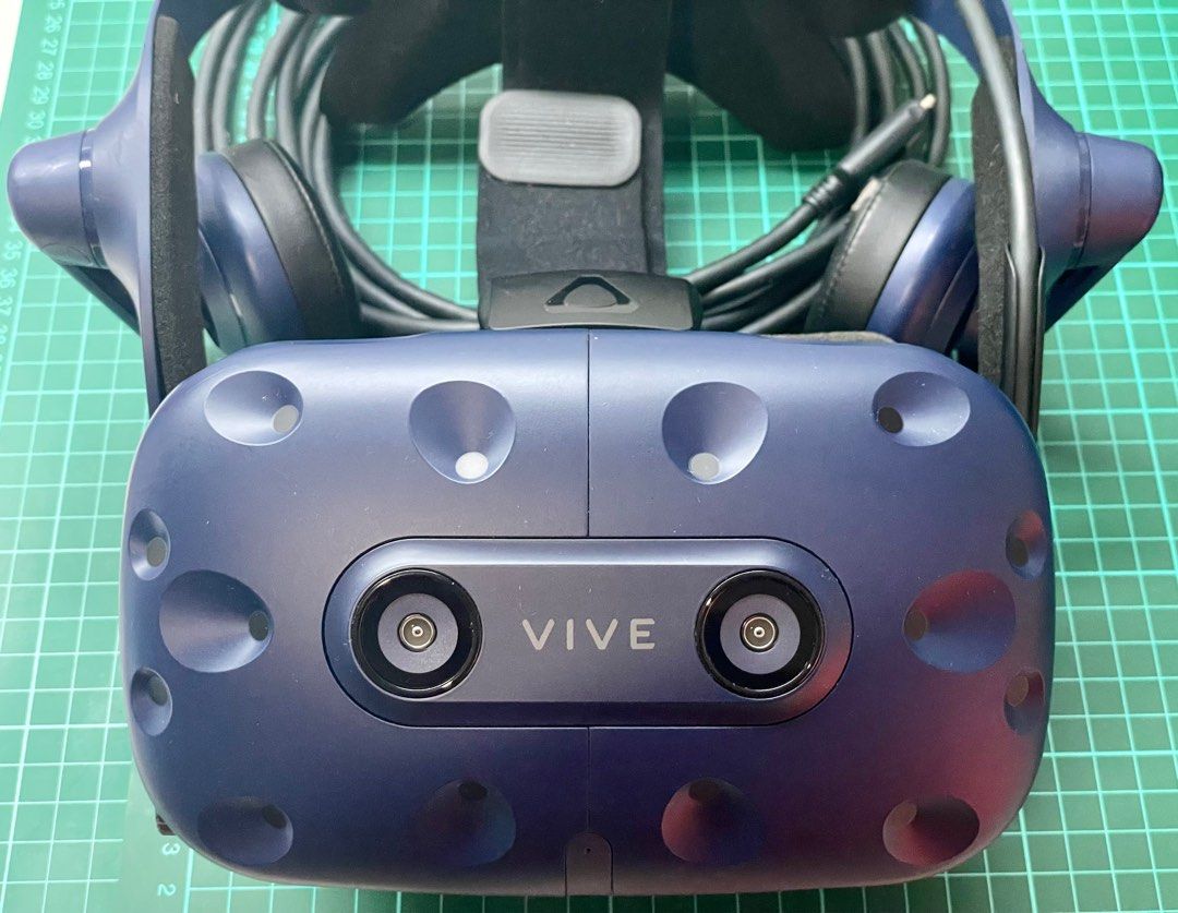 HTC Vive Pro VR full set with accessories, Video Gaming, Gaming ...