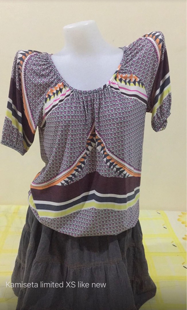 Kamiseta top, Women's Fashion, Tops, Blouses on Carousell