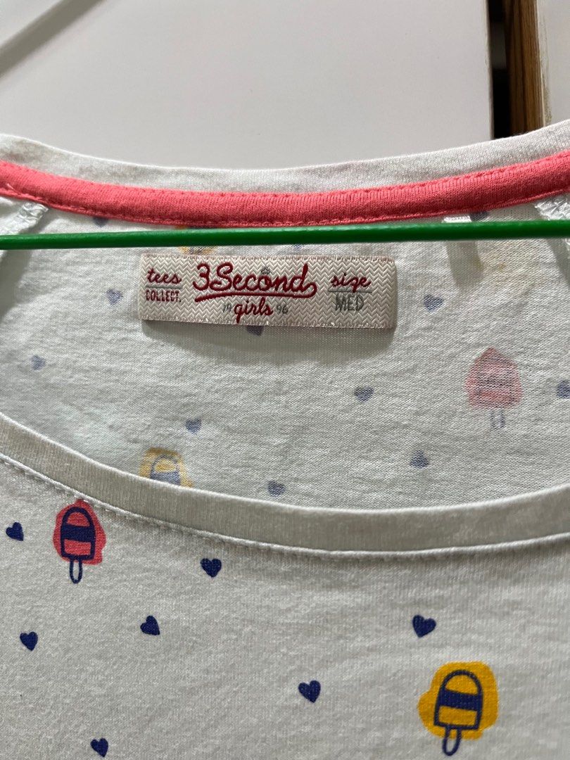 Kaos 3 Second Ice Cream, Fesyen Wanita, Pakaian Wanita, Atasan di Carousell