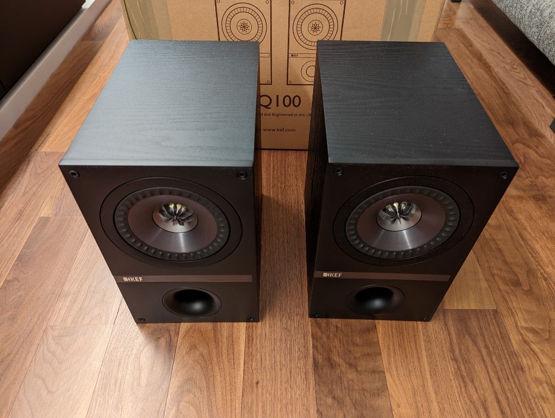 KEF Q100 Black Oak Bookshelf Speakers, Audio, Soundbars, Speakers & Amplifiers on Carousell
