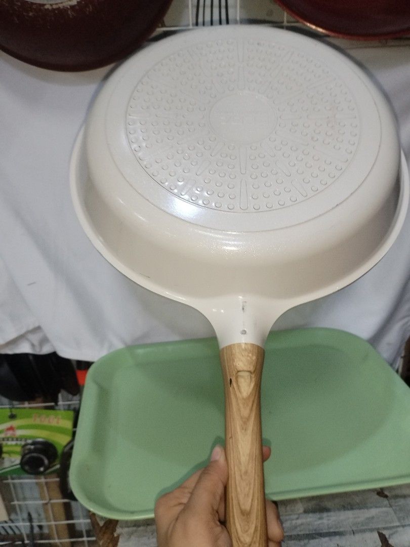Korean Surplus Non stick pan, Furniture & Home Living, Kitchenware ...