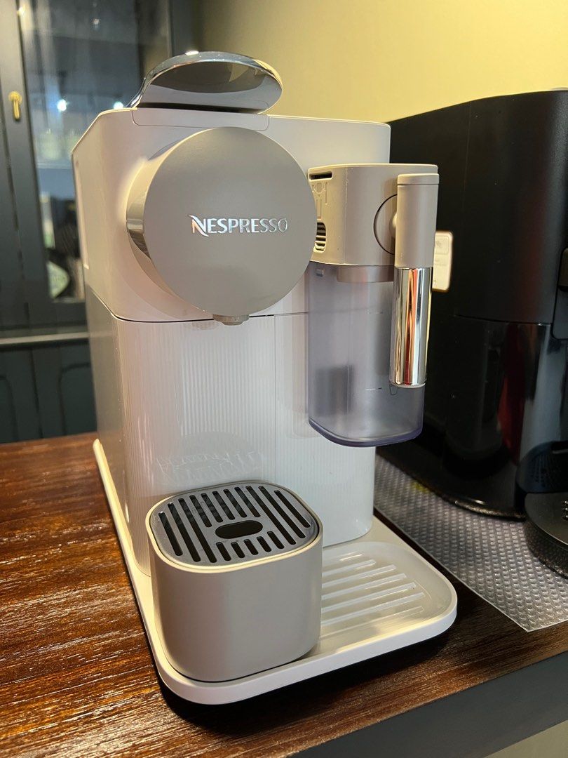 Nespresso Latissima One, TV & Home Appliances, Kitchen Appliances ...