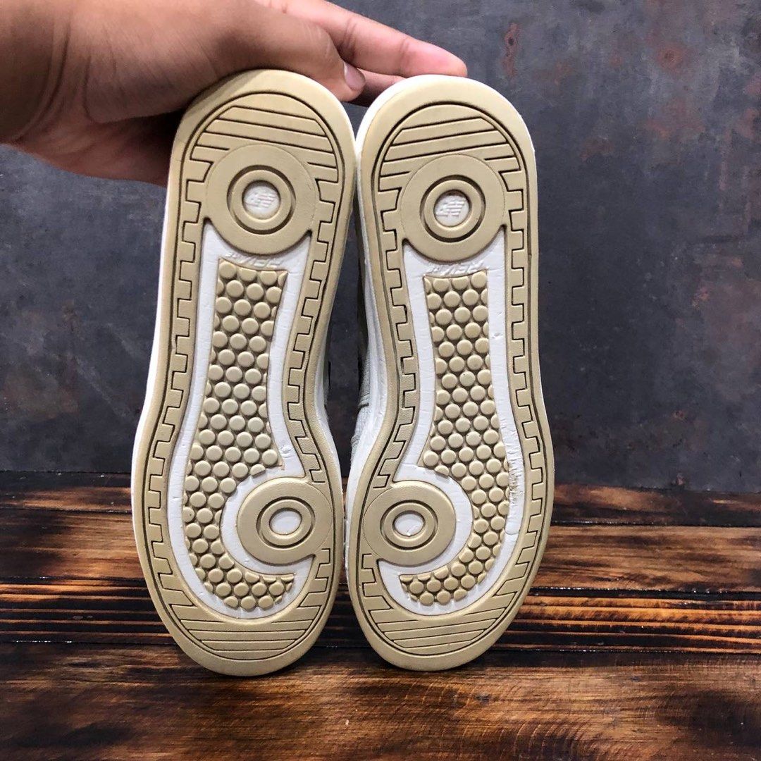 New balance 300, Men's Fashion, Footwear, Sneakers on Carousell