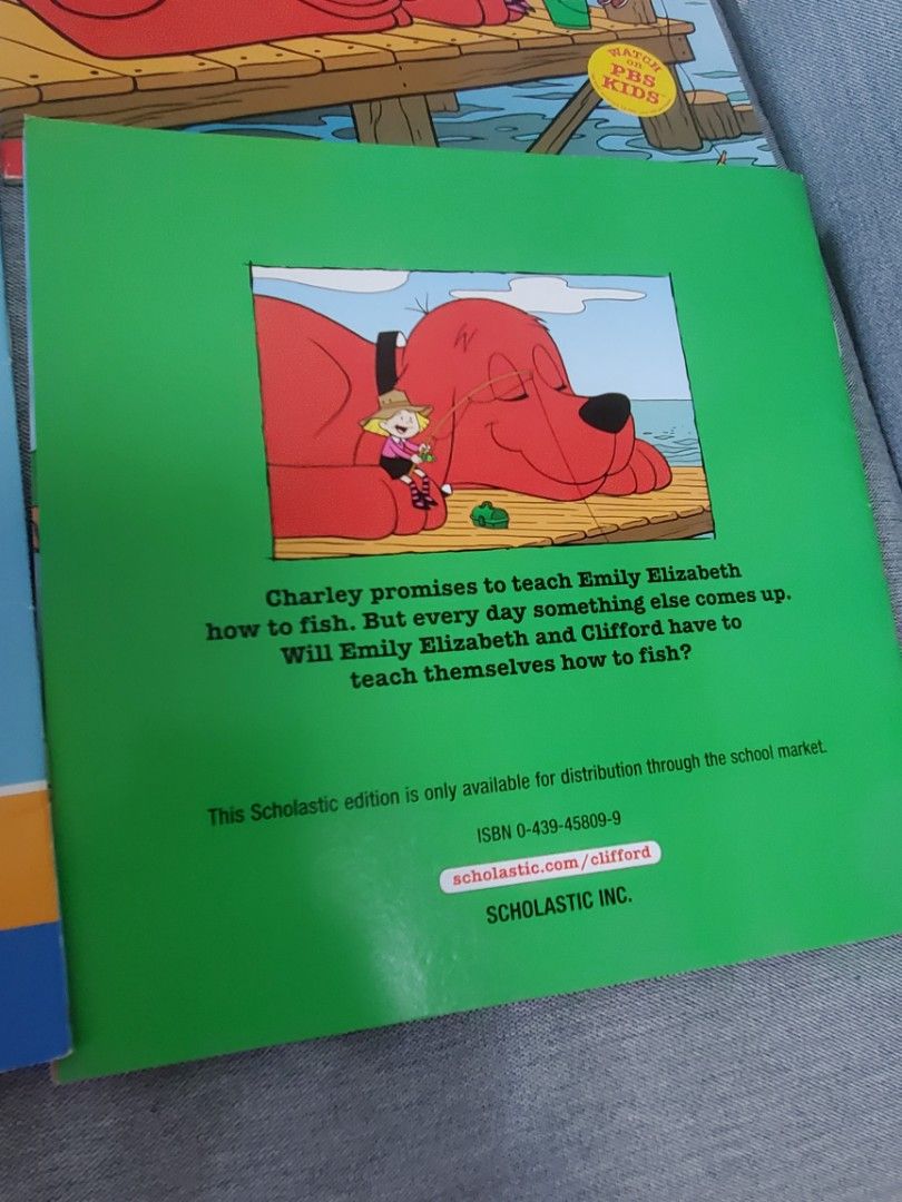 NEW Clifford ~fishing lesson /the little red sled@, 興趣及遊戲, 書本 & 文具, 兒童 ...