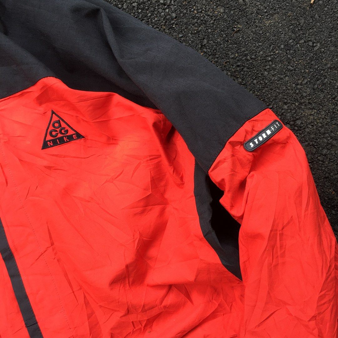 Nike ACG outdoor Jacket, Fesyen Pria, Pakaian , Baju Luaran di Carousell